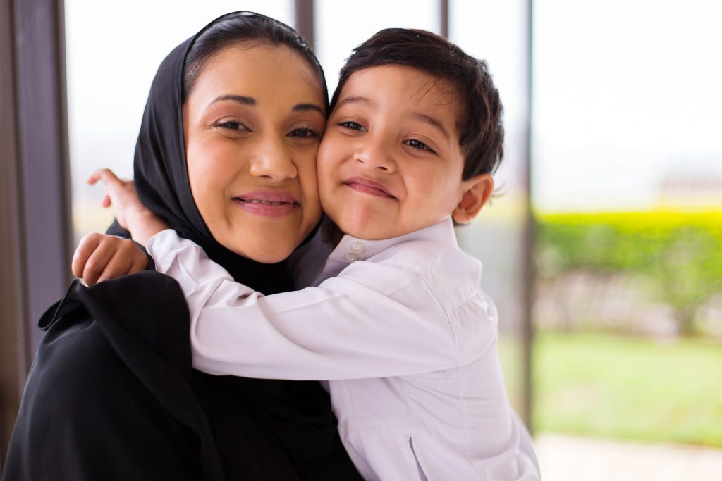 6 Kebiasaan agar Sukses Mendidik Anak - Umroh.com